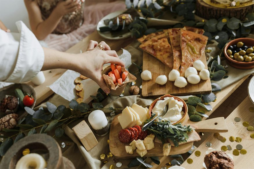 How to Host the Perfect Girlsmas Holiday Party - STATIONERS