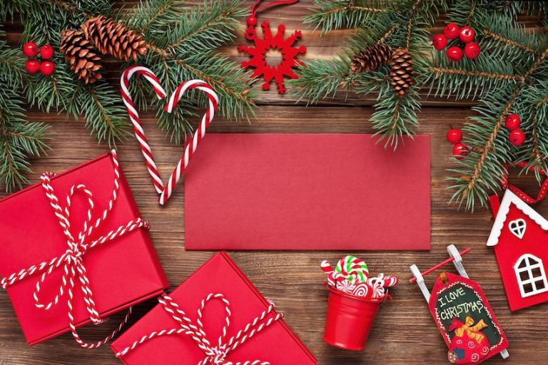 Your Complete Guide to Sending a Christmas Gift Card - STATIONERS